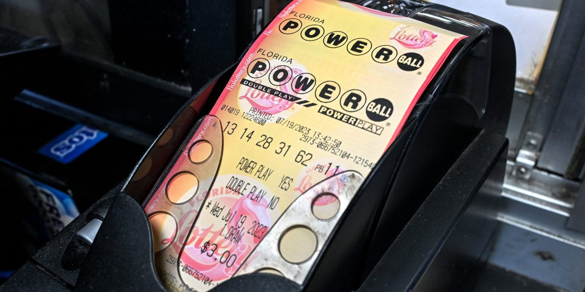 Powerball lottery jackpot crosses $1 billion mark | Fortune
