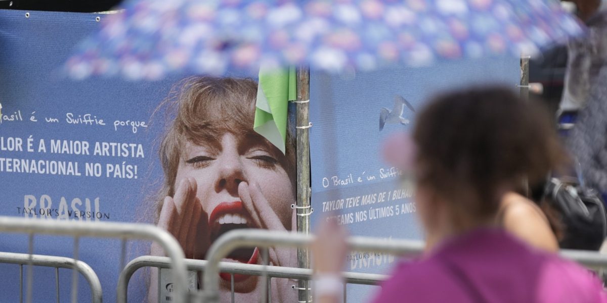 Taylor Swift says she has 'shattered heart' after 23-year-old fan dies ...