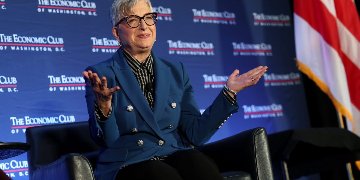 UPS just opened a giant new warehouse where 3,000 robots will do most ...