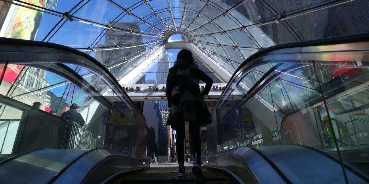 New MBA grads at McKinsey, BCG, Bain can now land base salaries of ...