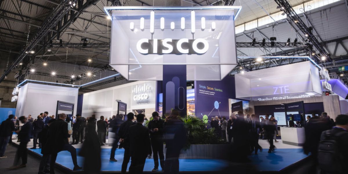 This top tech company offers free cybersecurity courses—and will help ...