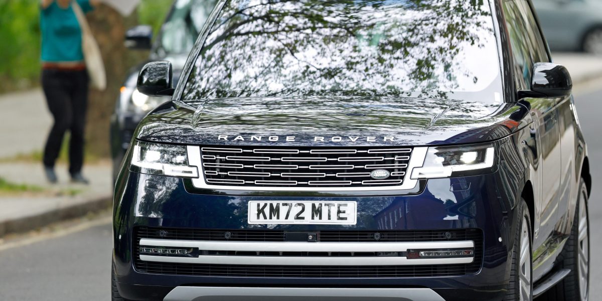 Range Rovers plummet in value despite $13 million push to theft-proof ...