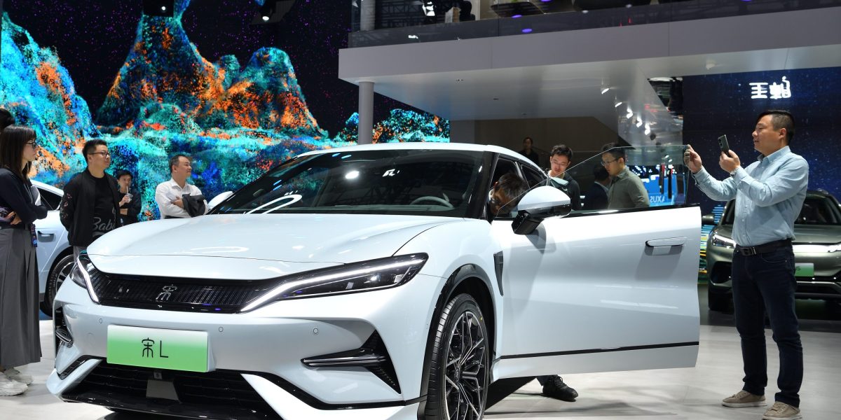 As Chinese EVs go global, legacy automakers race to cut costs | Fortune