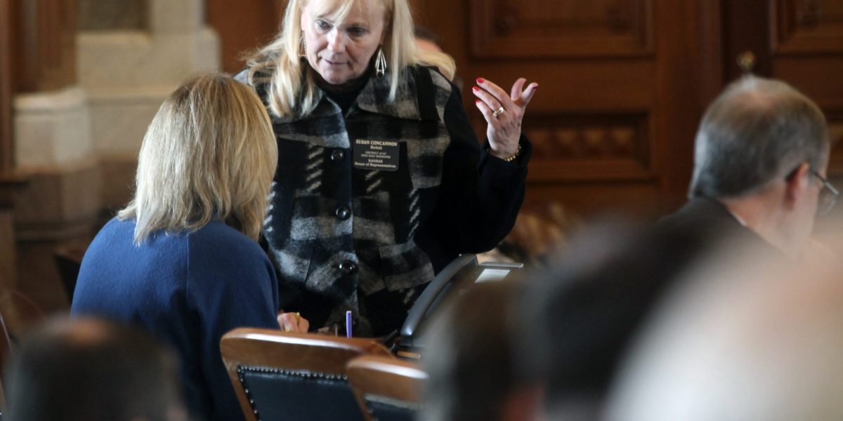 Kansas GOP approves 'flat tax' in showdown with Democratic governor ...