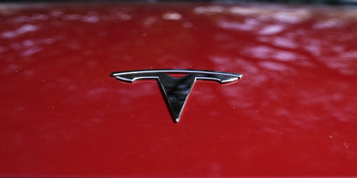 Tesla recalls nearly 200,000 vehicles over camera-reverse malfunction ...