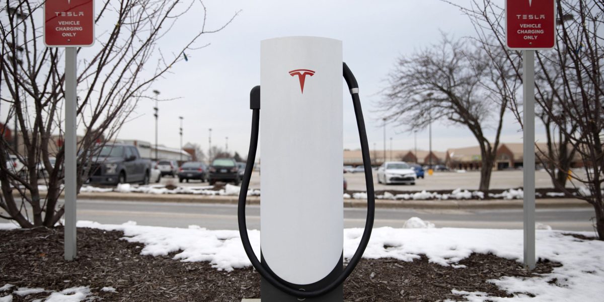Chicago's wind gusts prove Elon Musk's Teslas can't handle the extreme ...