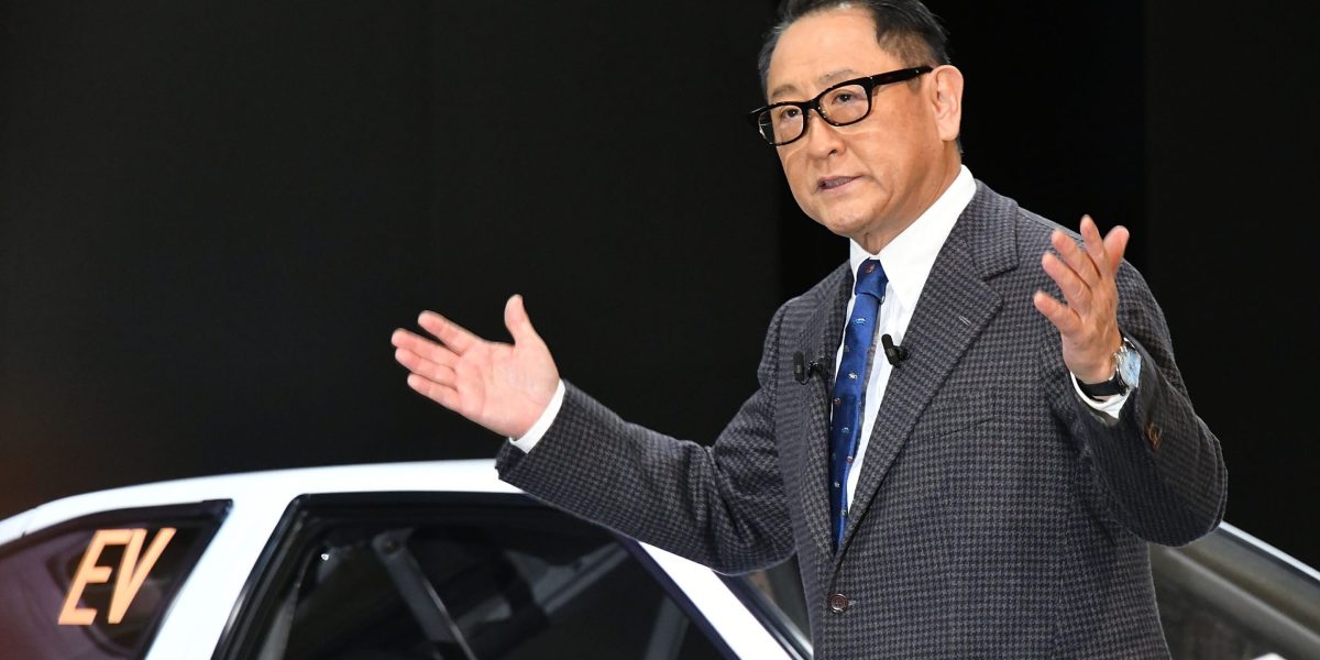 Toyota’s chairman forecasts EV market share will peak at just 30% | Fortune