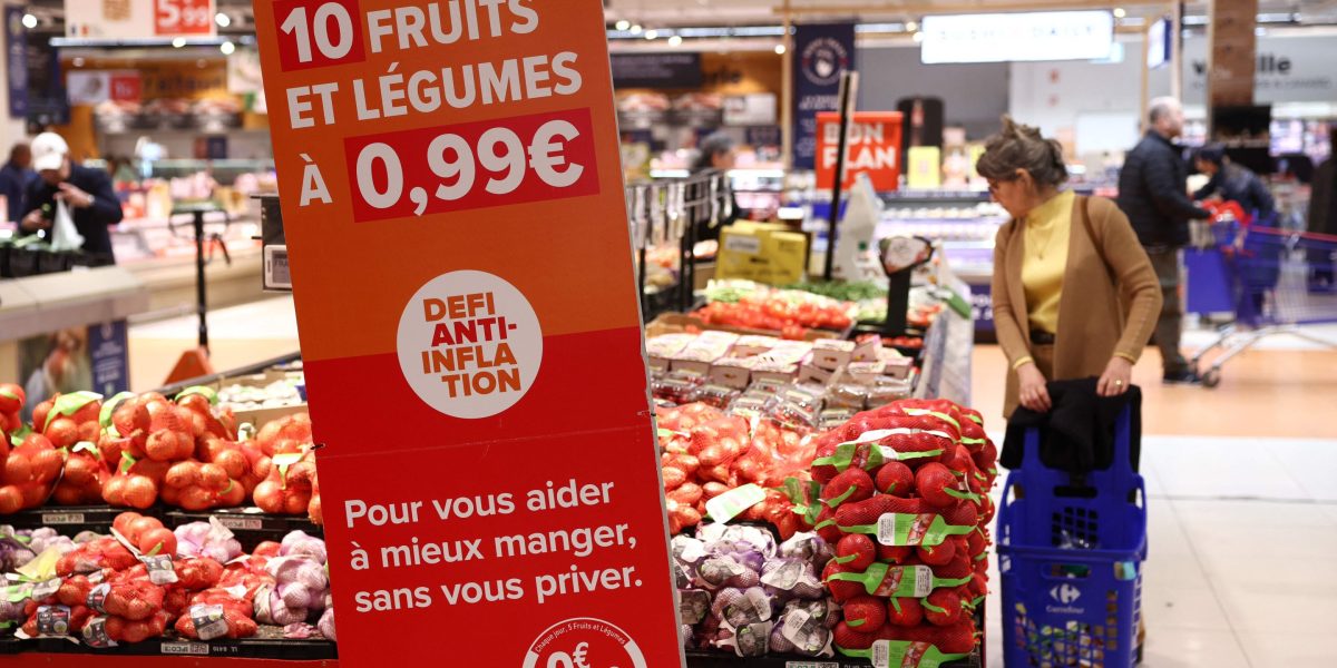 Carrefour pulls PepsiCo snacks after shrinkflation spat | Fortune