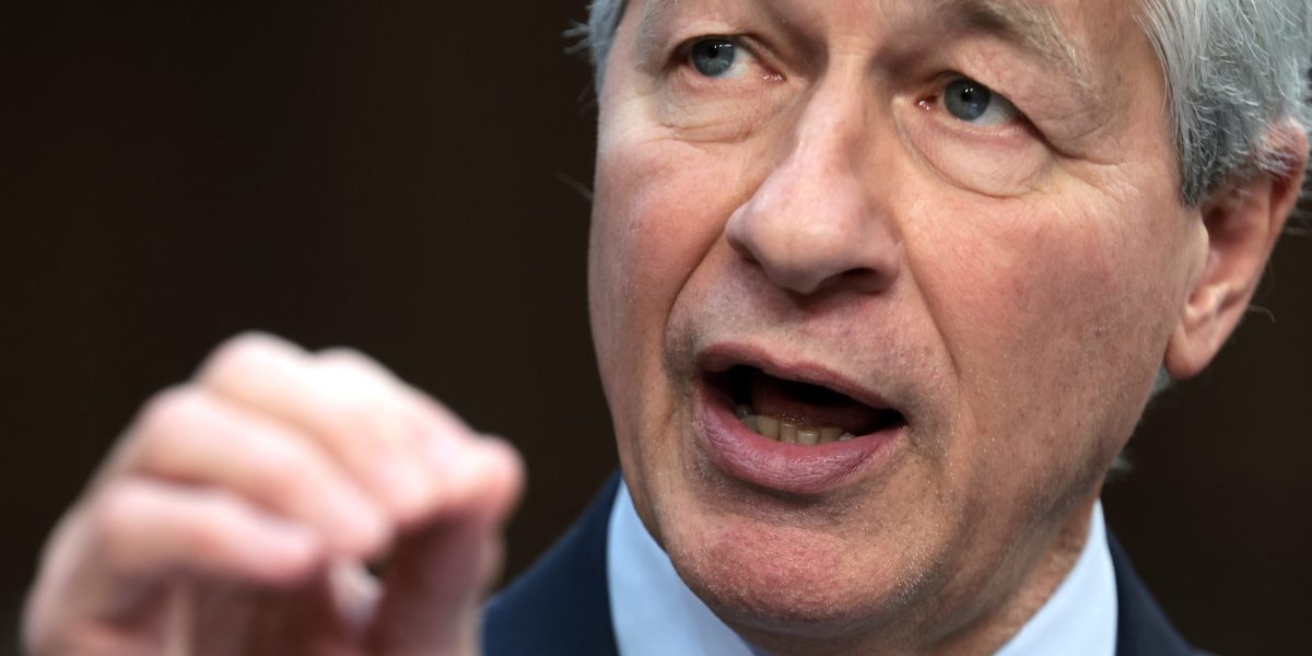 JPMorgan CEO Jamie Dimon's 2023 pay hits record $36 million | Fortune