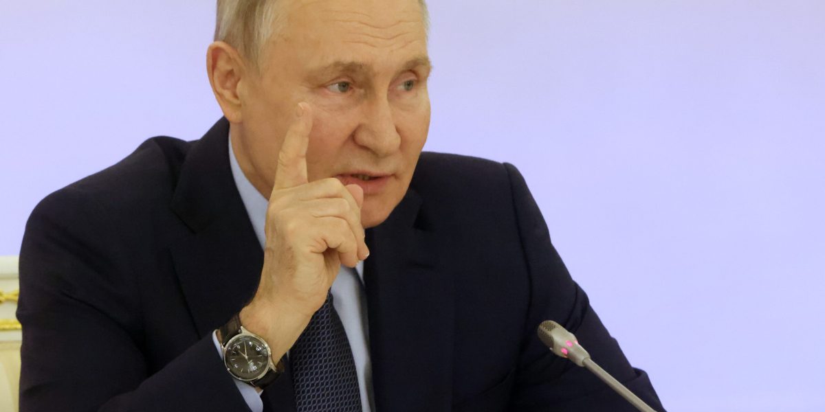 Vladimir Putin offers Russian citizenship to anyone willing to fight ...