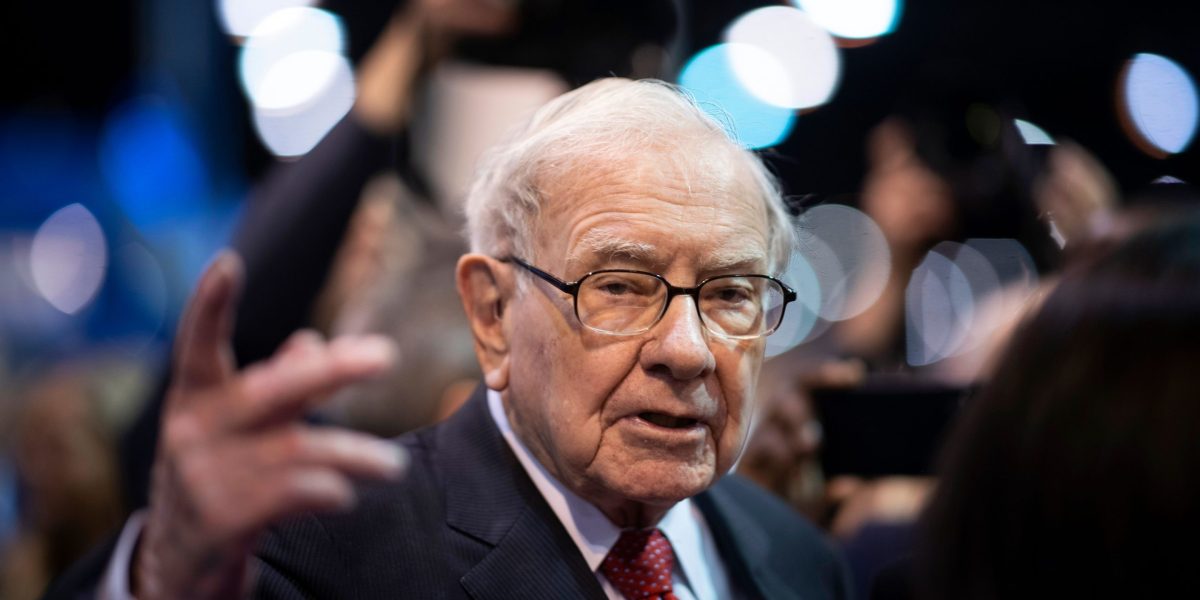 Warren Buffett sells Paramount shares as ‘Big Short’ Michael Burry buys ...