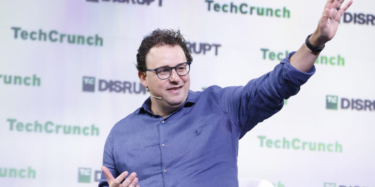 Retail investors have been clamoring to invest in AI. With Fundrise ...