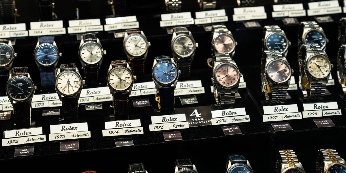 Rolex dodges the luxury slump with a record $10bn in sales last year ...