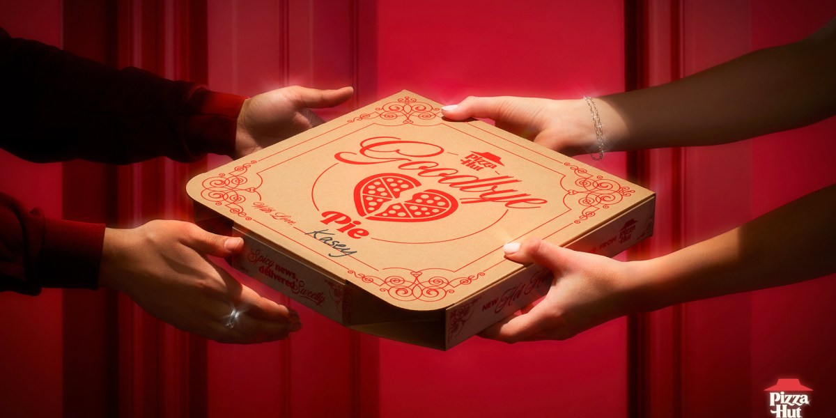 Pizza Hut offers goodbye pizza | Fortune