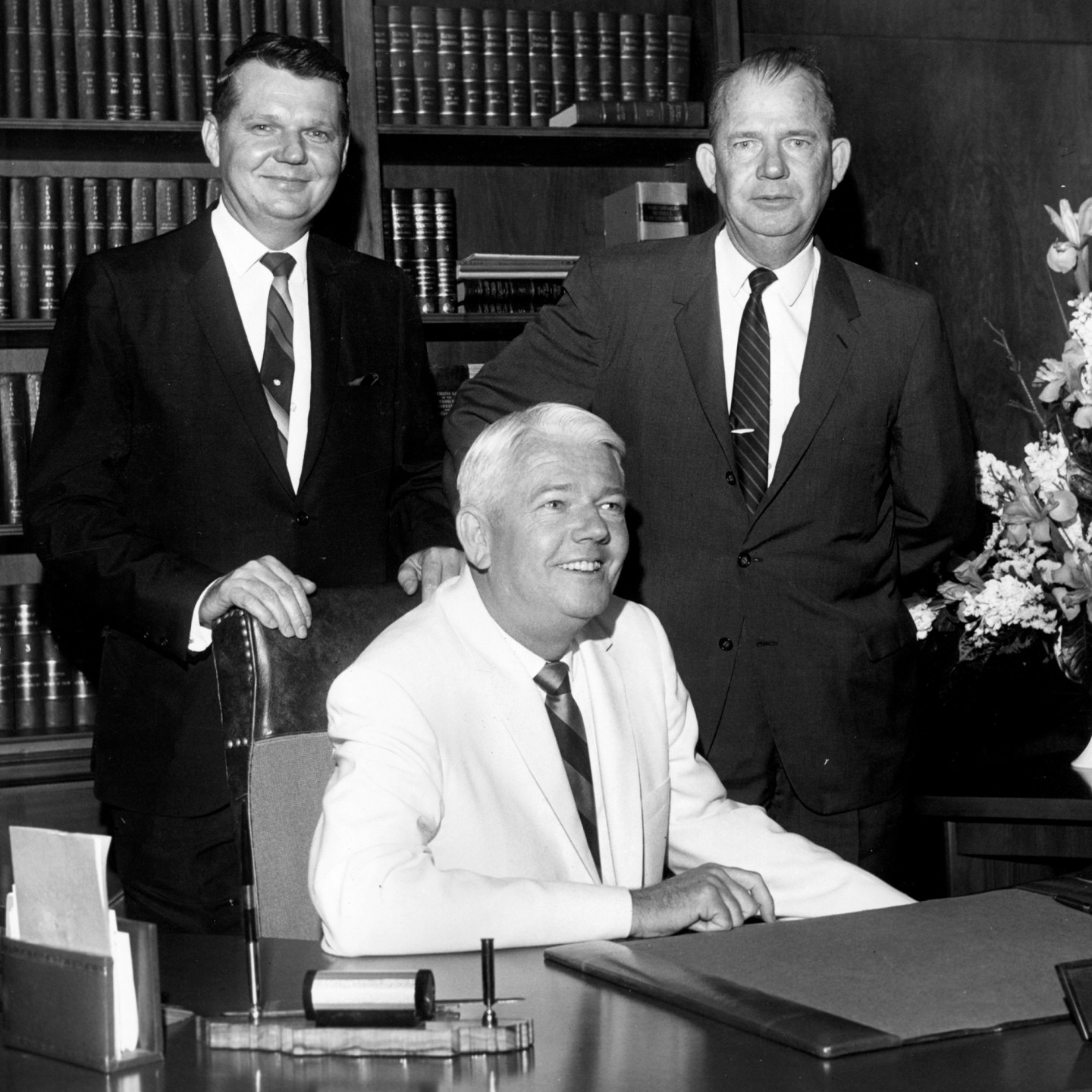 Aflac CEO Dan Amos gave us that obnoxious, genius duck and changed the ...