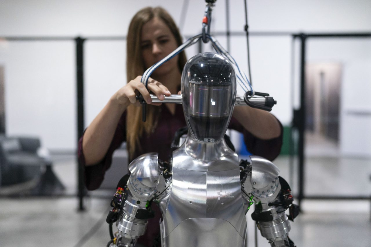 OpenAI, Jeff Bezos, Nvidia, Microsoft invest in humanoid robot startup ...