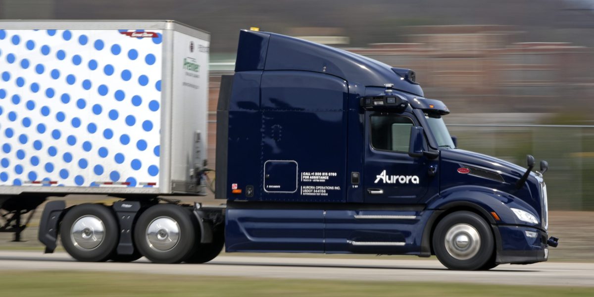 Driverless trucks are coming to the road before fully self-driving ...