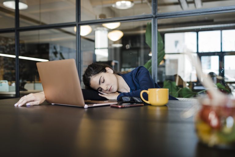 Napping at work: Sleep Doctor survey says 1/3 of employees sleep on the ...