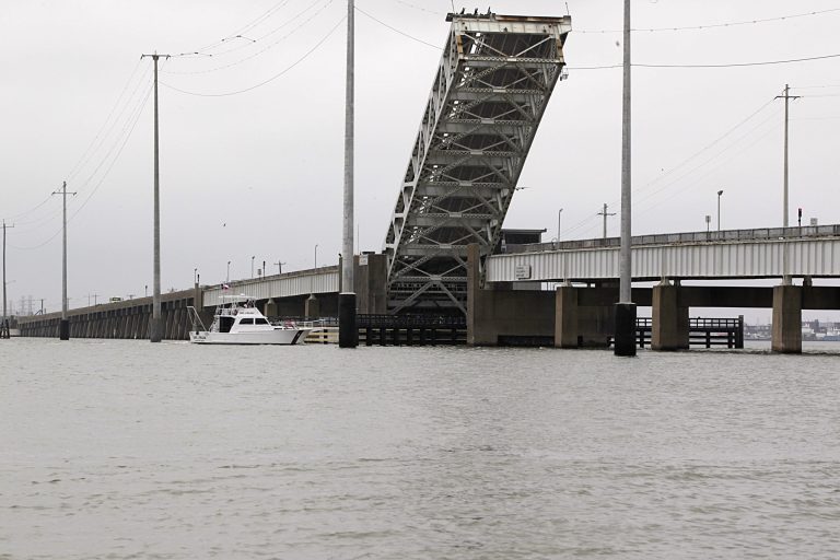 Barge slams into Texas bridge causing partial collapse and oil spill ...
