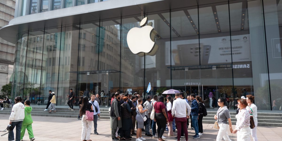 Apple reports a surprise jump in iPhone sales in competitive China and ...