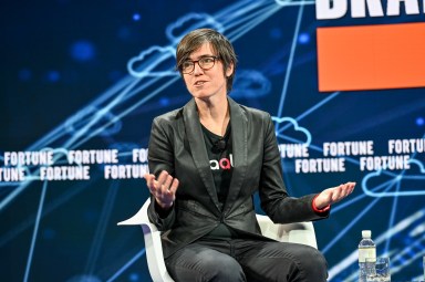 Salesforce, Slack Teaming Up on Workplace Chat Service | Fortune