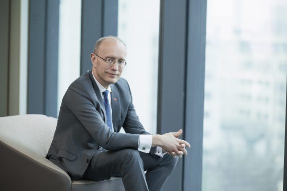 Elliott Management: How Paul Singer’s Hedge Fund Always Wins | Fortune