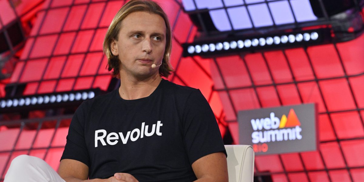 Revolut signs a 10-year deal to remain in London's Canary Wharf as ...
