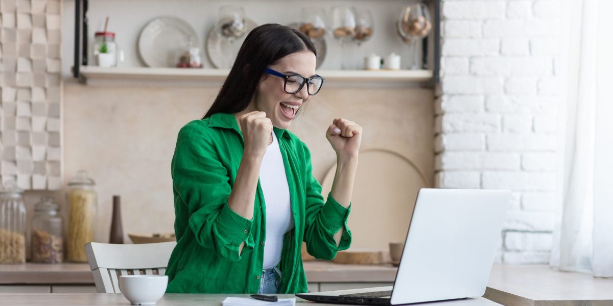 Stanford's Nick Bloom: Hybrid work cuts attrition by 33% | Fortune