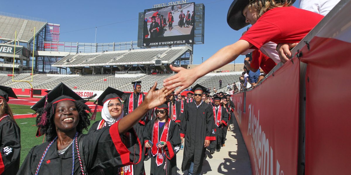 Texas DEI ban ties up 131 scholarships - Money Down