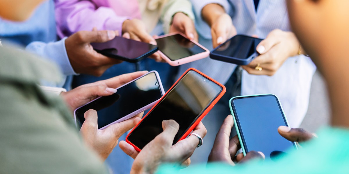 Rewards and pitfalls of trying to avoid social media in a world ...