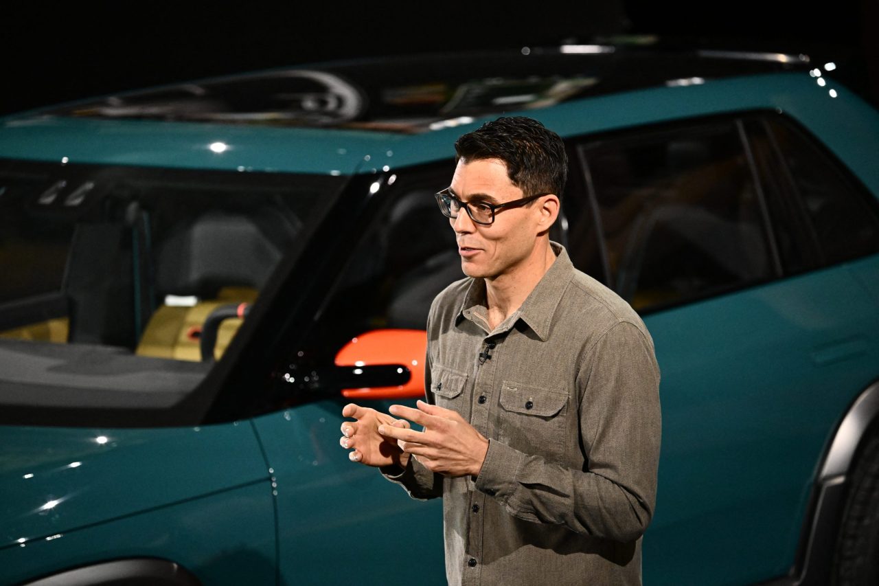 Centerplate CEO Des Hague out after backlash over dog-kicking incident ...