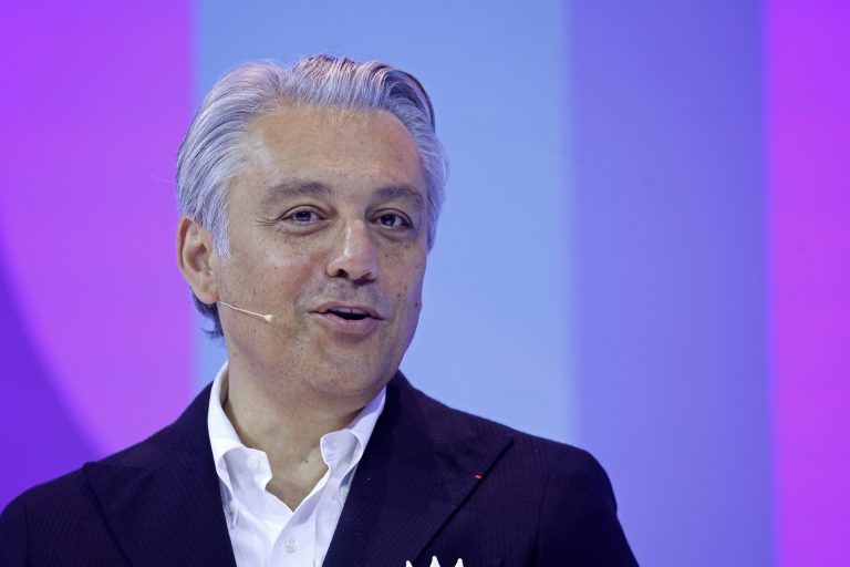 DuPont hires linguists to keep its digital presence local and global ...