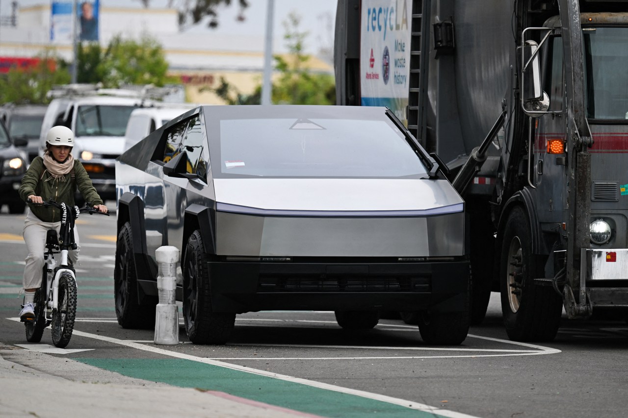 I drove Tesla's apocalyptic Cybertruck through L.A. to figure out why ...