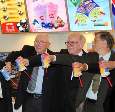 Warren Buffett turns 94 on a diet of Coca-Cola, McDonald's and Dairy ...