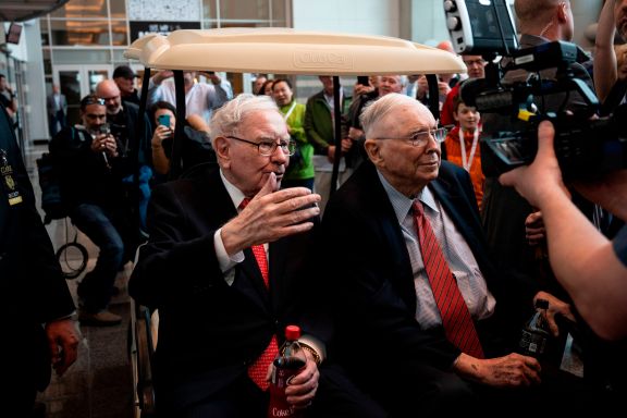 Warren Buffett turns 94 on a diet of Coca-Cola, McDonald's and Dairy ...