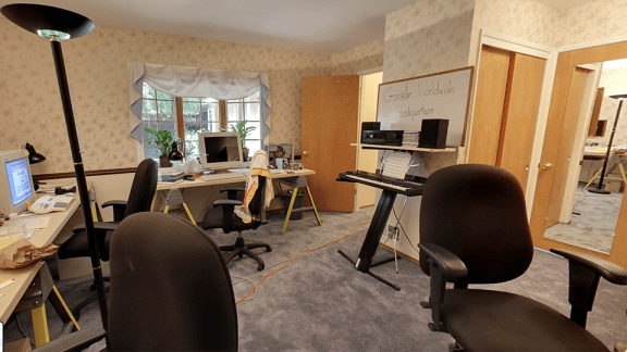 See what Google's original office looked like in 1998 | Fortune