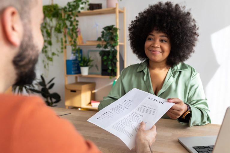 LinkedIn's #opentowork badge can hurt your job search | Fortune