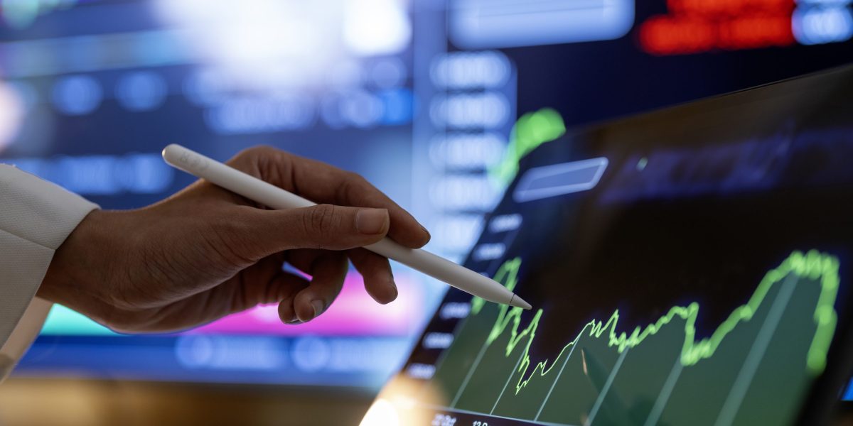 CFOs plan to boost FX hedging ahead of U.S. election, report says | Fortune