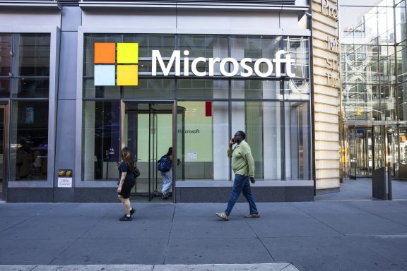 Microsoft unveils $60 billion buyback, 10% dividend increase | Fortune