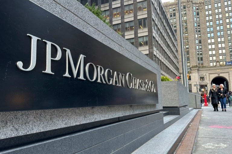 JPMorgan shares surge as earnings beat Wall Street estimates | Fortune