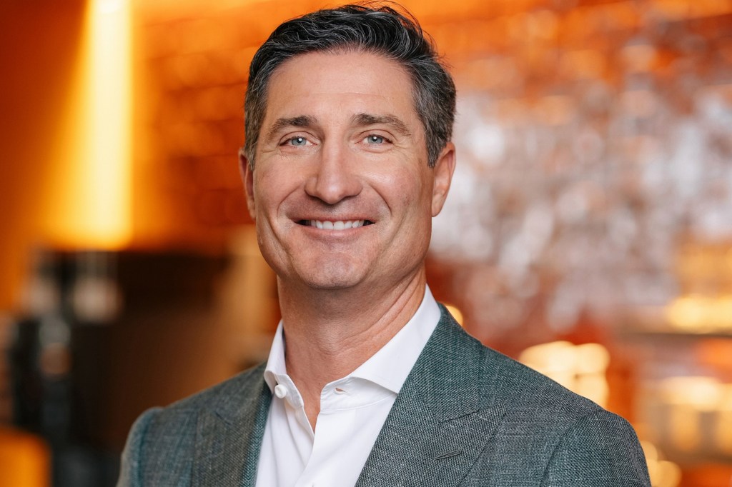 Starbucks CEO Brian Niccol gets $10M bonus in 6 months | Fortune