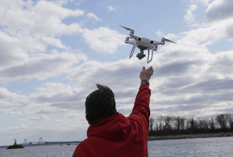 Experts explain how to tell the difference between drones and planes ...