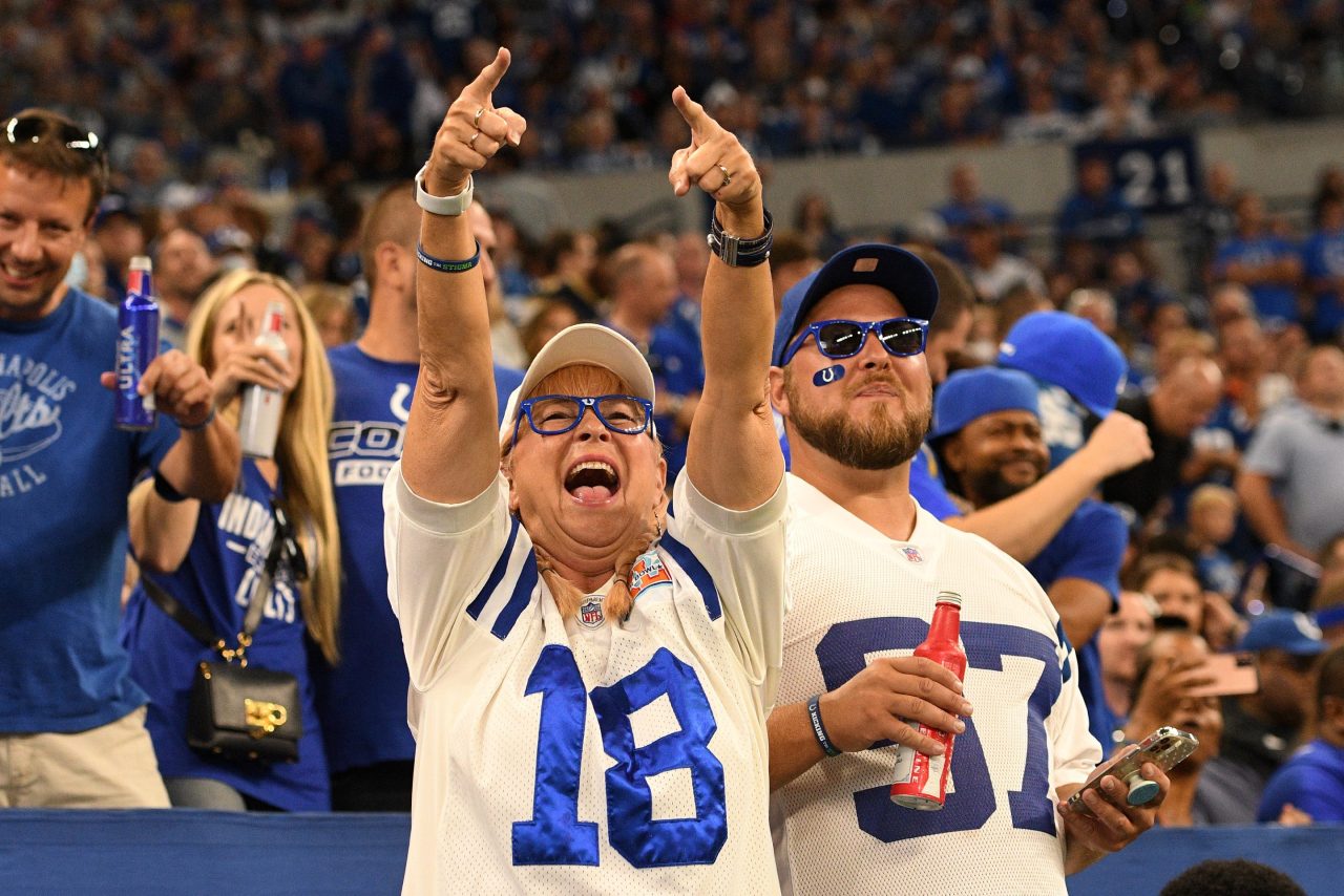 Sports fans drop up to $20,000 to see their favorite teams, athletes in ...