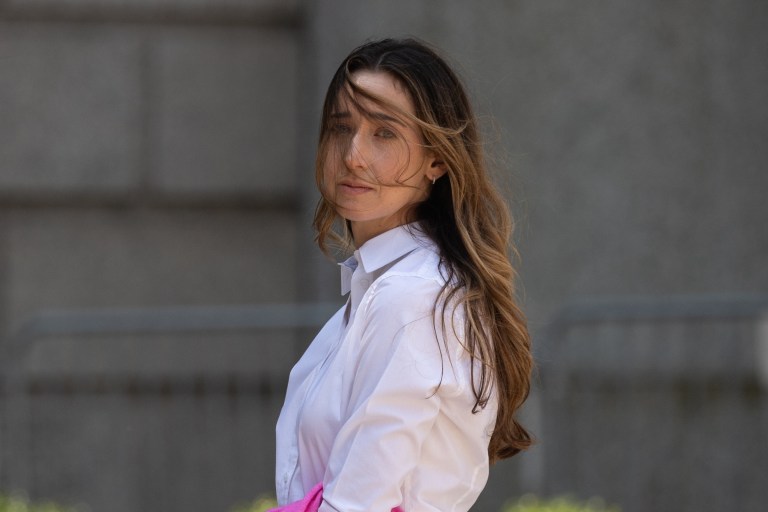 Accused JPMorgan swindler Charlie Javice persuades judge to remove her ...