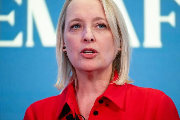Accenture CEO Julie Sweet cancer diagnosis: How CEOs should handle the ...