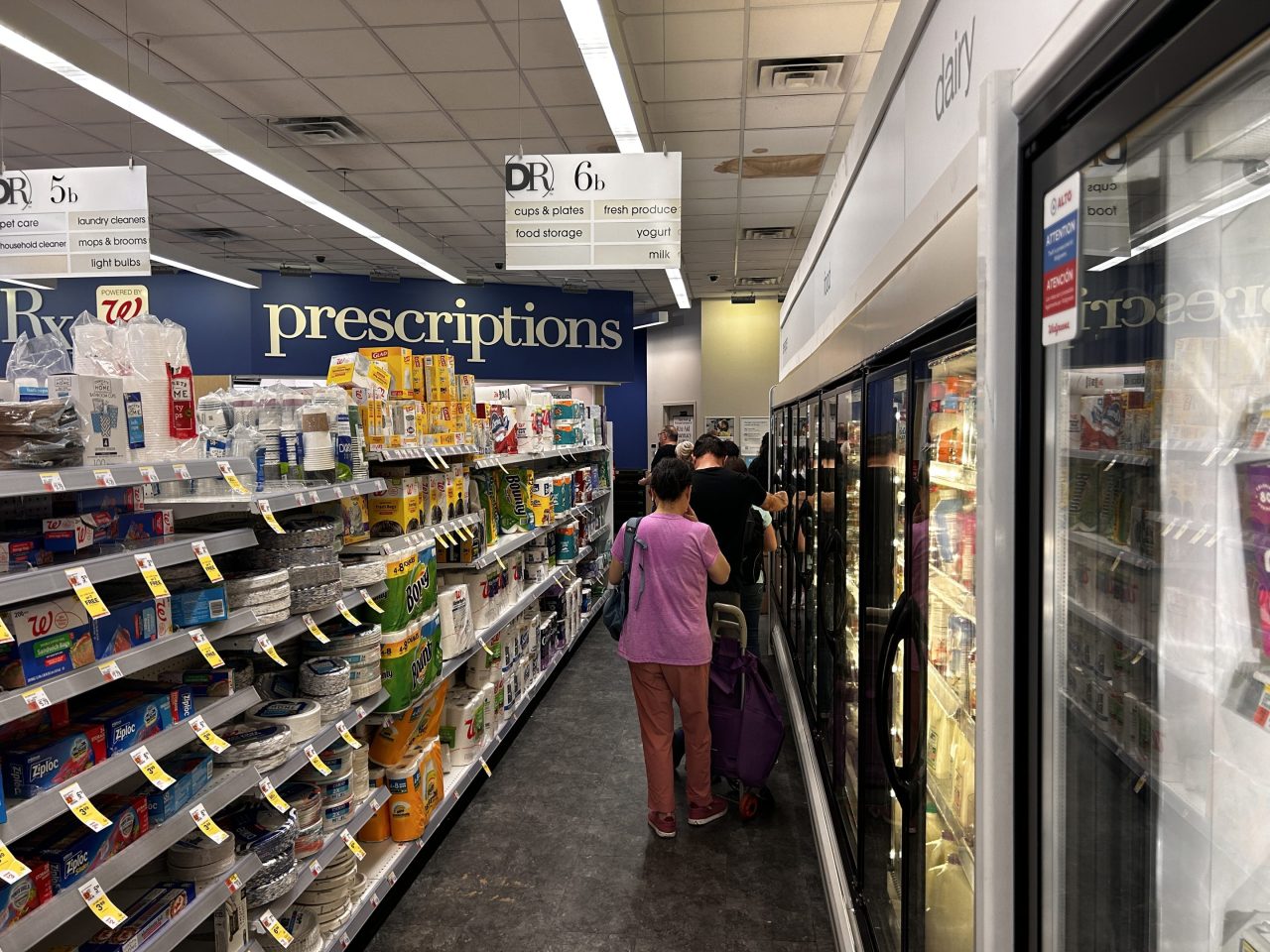 Walgreens replaced its refrigerator doors with digitized ad-laden glass ...