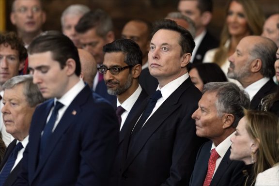 Elon Musk takes the return to office to new extremes— he claims he’s ...
