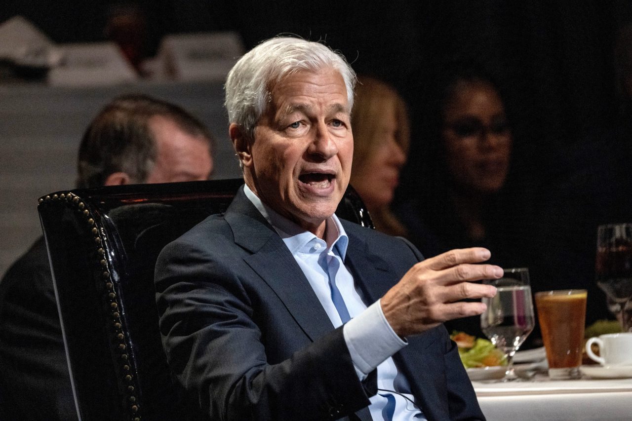 Jamie Dimon popped off at the 1,200+ JPMorgan employees fighting ...