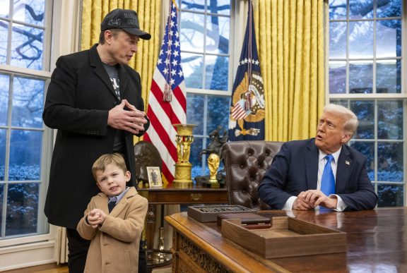 Grimes rips Elon Musk for parading around their 4-year-old son during ...