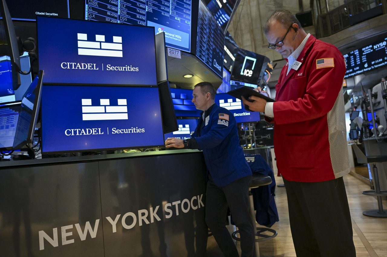 Stocks are at crazy heights: 4 experts on whether now is the right time ...